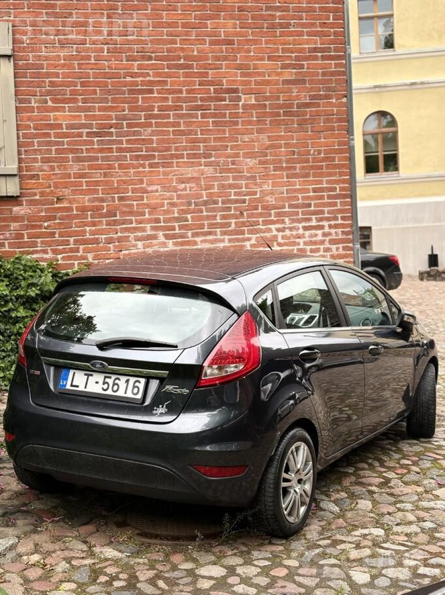 Grey Ford Fiesta 2011 in Kuldiga, with an engine capacity of 1.40 L and mileage of 0 thousand km for 2250 €, photo 10 on AUTOMOTO.COM.LV