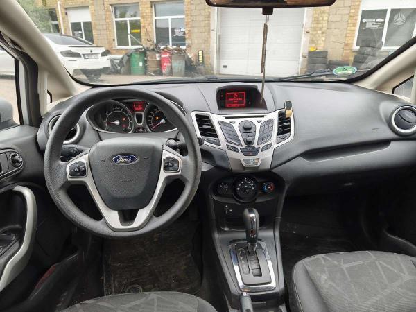 Grey Ford Fiesta 2012 in Panevezys, with an engine capacity of 1.60 L and mileage of 193 thousand km for 800 €, photo 6 on AUTOMOTO.COM.LV