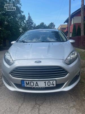Pelēks Ford Fiesta 2014 Kauņa, ar dzinēja tilpumu 1.60 L un nobraukumu 125 tūkst. km par 4600 €, foto  vietnē AUTOMOTO.COM.LV