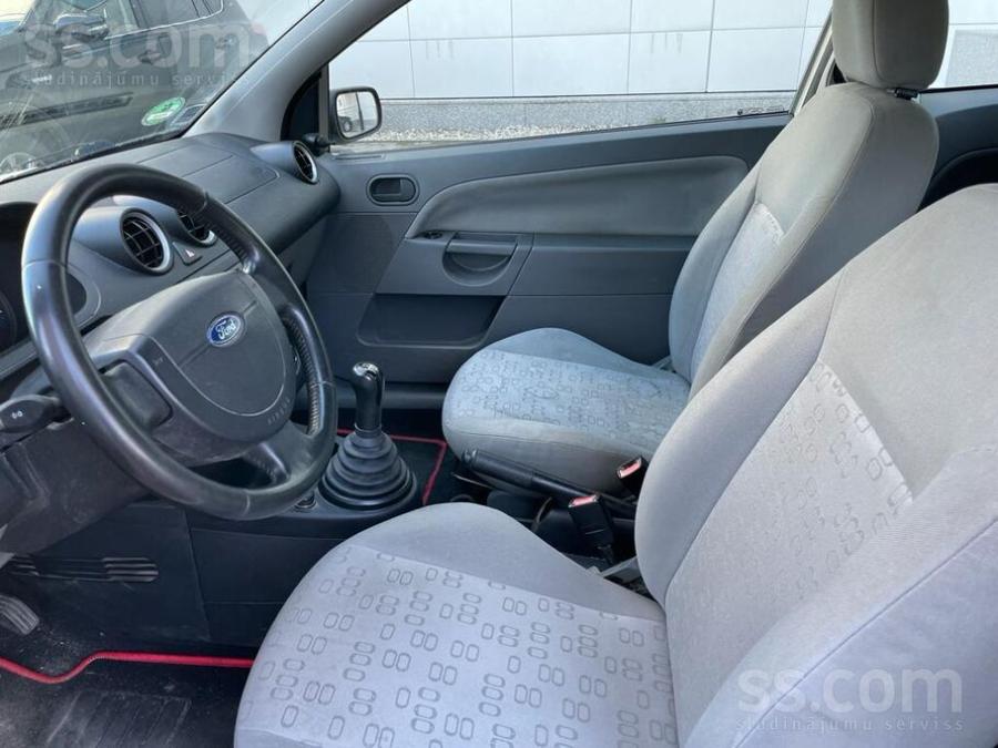 Ford Fiesta 2002 Rīga, ar dzinēja tilpumu 1.30 L un nobraukumu 0 tūkst. km par 1000 €, foto 4 vietnē AUTOMOTO.COM.LV