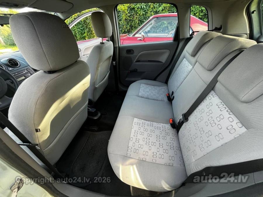 Ford Fiesta 2003 Tallina, ar dzinēja tilpumu 1.30 L un nobraukumu 143 tūkst. km par 1599 €, foto 11 vietnē AUTOMOTO.COM.LV