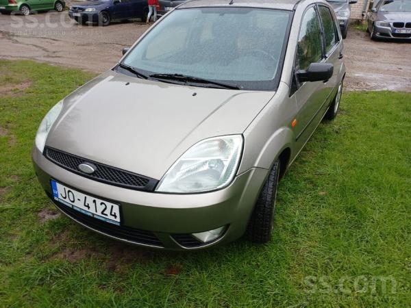 Ford Fiesta 2004 in Cesis, with an engine capacity of 1.40 L and mileage of 205 thousand km for 850 €, photo 2 on AUTOMOTO.COM.LV