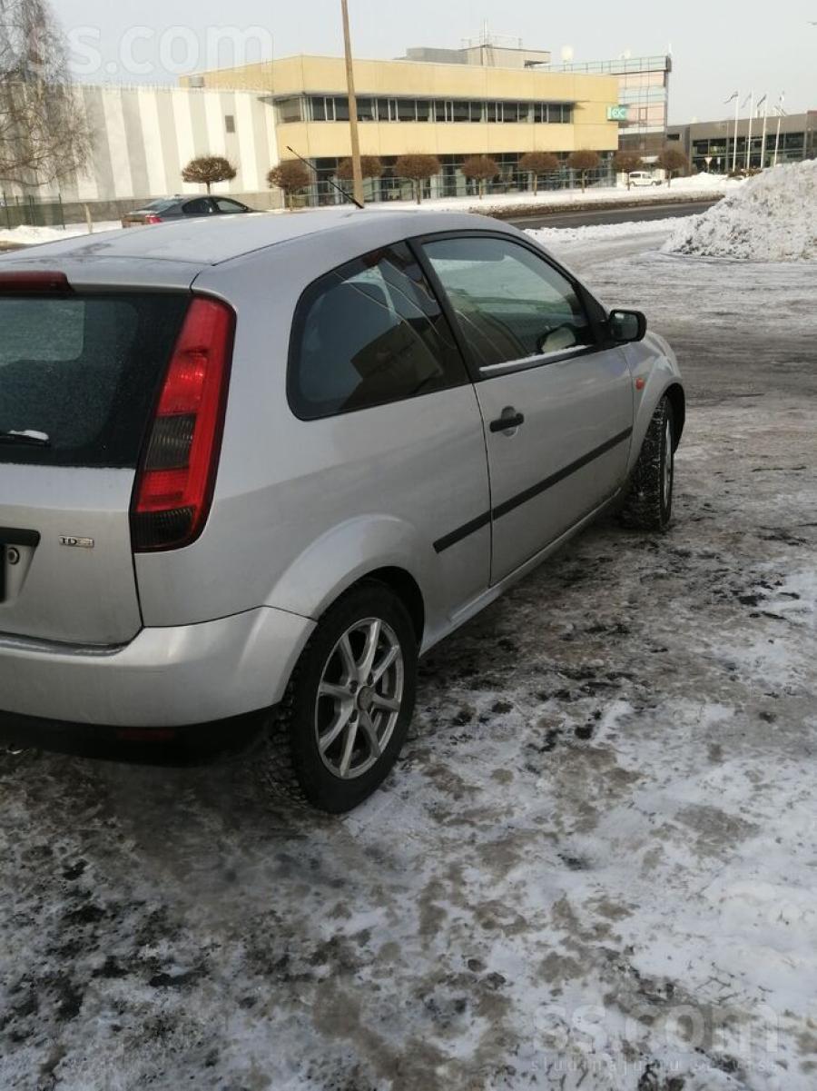 Ford Fiesta 2004 Rīga, ar dzinēja tilpumu 1.40 L un nobraukumu 181 tūkst. km par 1250 €, foto 5 vietnē AUTOMOTO.COM.LV