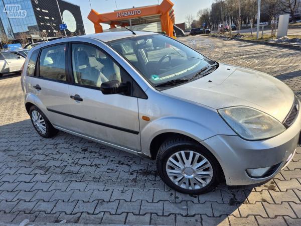 Ford Fiesta 2004 in Vilnius, with an engine capacity of 1.30 L and mileage of 195 thousand km for 699 €, photo 2 on AUTOMOTO.COM.LV
