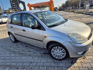 Ford Fiesta 2004 Viļņa, ar dzinēja tilpumu 1.30 L un nobraukumu 190 tūkst. km par 599 €, foto  vietnē AUTOMOTO.COM.LV