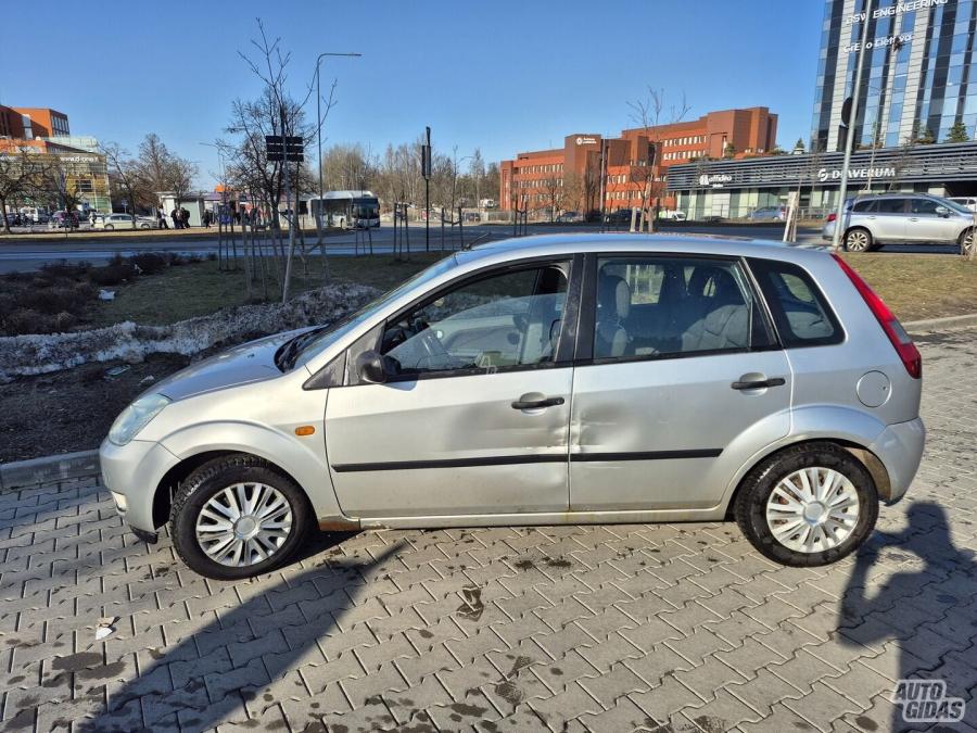 Ford Fiesta 2004 in Vilnius, with an engine capacity of 1.20 L and mileage of 190 thousand km for 599 €, photo 6 on AUTOMOTO.COM.LV