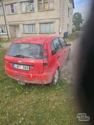 Ford Fiesta 2004 in Joniskis, with an engine capacity of 1.40 L and mileage of 310 thousand km for 850 €, photo 4 on AUTOMOTO.COM.LV