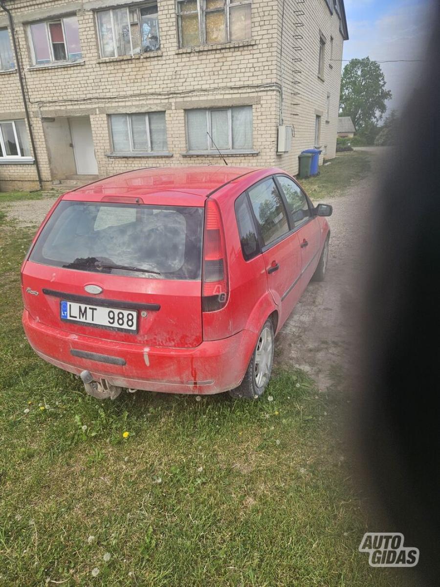 Ford Fiesta 2004 in Joniskis, with an engine capacity of 1.40 L and mileage of 310 thousand km for 850 €, photo 4 on AUTOMOTO.COM.LV
