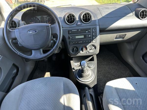 Ford Fiesta 2004 in Riga, with an engine capacity of 1.40 L and mileage of 227 thousand km for 1350 €, photo 10 on AUTOMOTO.COM.LV