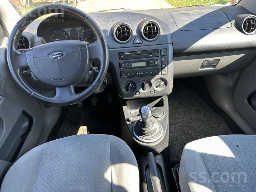 Ford Fiesta 2004 in Riga, with an engine capacity of 1.40 L and mileage of 227 thousand km for 1350 €, photo 11 on AUTOMOTO.COM.LV
