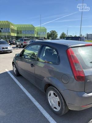 Ford Fiesta 2004 Kauņa, ar dzinēja tilpumu 1.40 L un nobraukumu 300 tūkst. km par 550 €, foto 5 vietnē AUTOMOTO.COM.LV