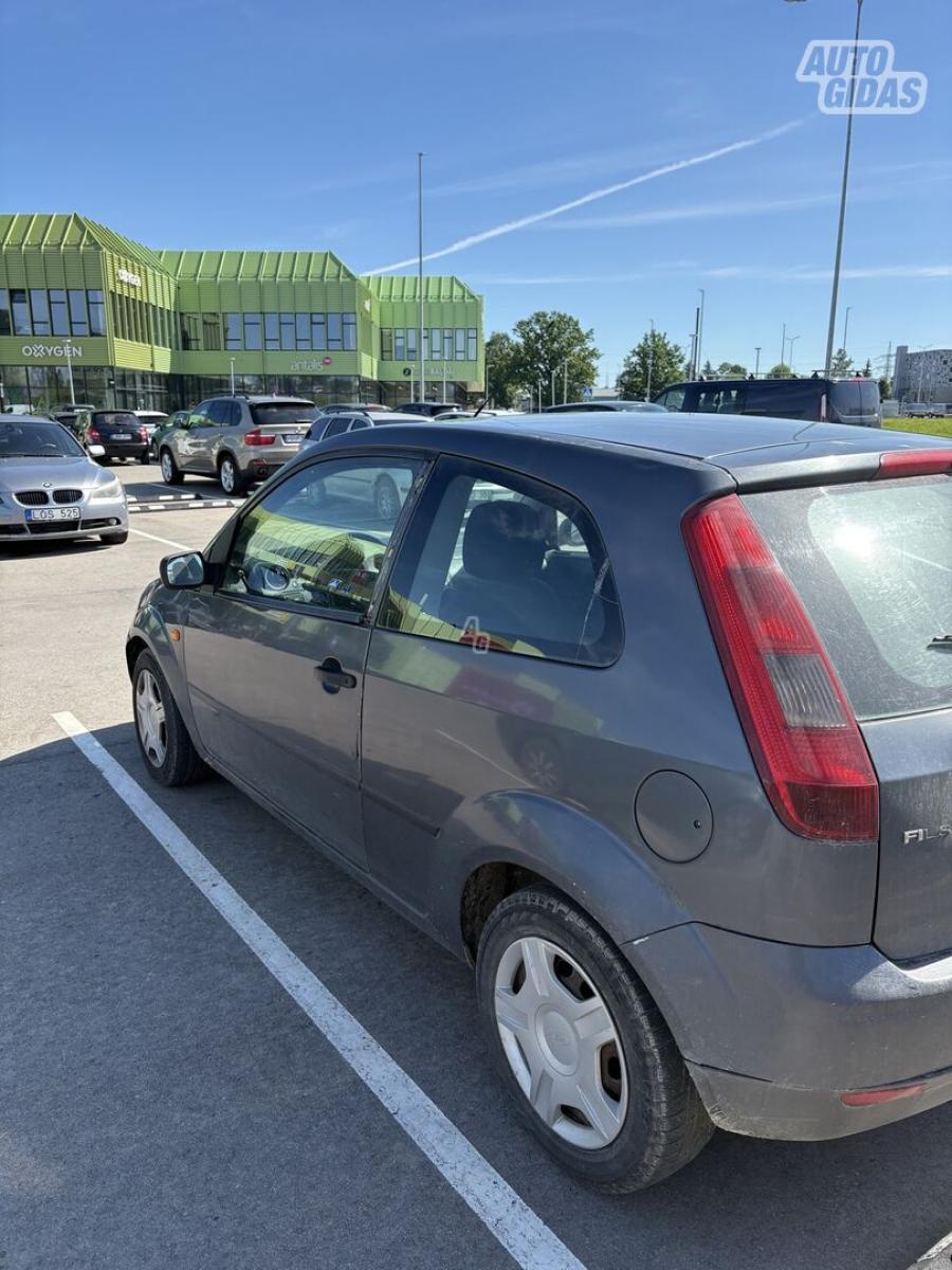 Ford Fiesta 2004 Kauņa, ar dzinēja tilpumu 1.40 L un nobraukumu 300 tūkst. km par 550 €, foto 5 vietnē AUTOMOTO.COM.LV
