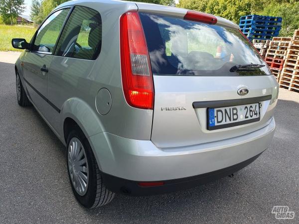 Ford Fiesta 2004 in Siauliai, with an engine capacity of 1.30 L and mileage of 155 thousand km for 1250 €, photo 4 on AUTOMOTO.COM.LV