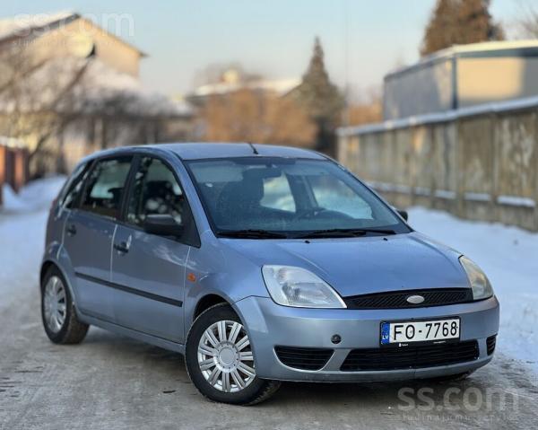 Ford Fiesta 2005 in Jelgava, with an engine capacity of 1.40 L and mileage of 278 thousand km for 950 €, photo 1 on AUTOMOTO.COM.LV