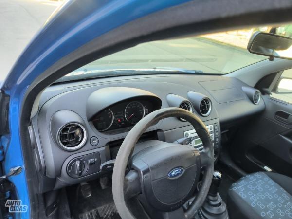 Ford Fiesta 2005 Kauņa, ar dzinēja tilpumu 1.30 L un nobraukumu 160 tūkst. km par 750 €, foto 9 vietnē AUTOMOTO.COM.LV