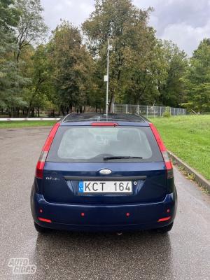 Ford Fiesta 2005 Viļņa, ar dzinēja tilpumu 1.40 L un nobraukumu 220 tūkst. km par 700 €, foto 5 vietnē AUTOMOTO.COM.LV
