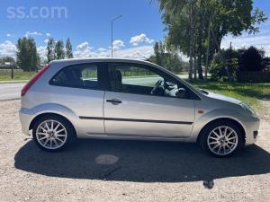 Ford Fiesta 2006 in Riga, with an engine capacity of 1.60 L and mileage of 233 thousand km for 2490 €, photo 7 on AUTOMOTO.COM.LV