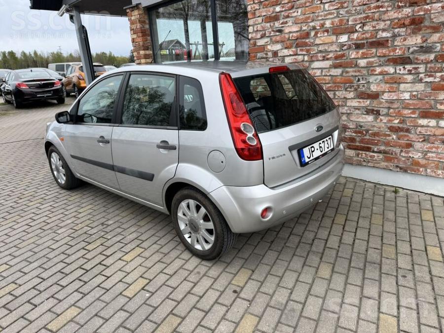 Ford Fiesta 2006 in Talsi, with an engine capacity of 1.40 L and mileage of 178 thousand km for 1550 €, photo 5 on AUTOMOTO.COM.LV
