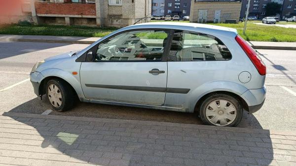 Ford Fiesta 2006 Jonava, ar dzinēja tilpumu 1.90 L un nobraukumu 268 tūkst. km par 250 €, foto 2 vietnē AUTOMOTO.COM.LV