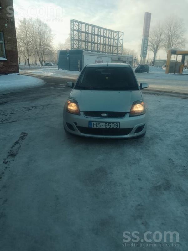 Ford Fiesta 2007 Liepāja, ar dzinēja tilpumu 1.40 L un nobraukumu 296 tūkst. km par 1300 €, foto 1 vietnē AUTOMOTO.COM.LV