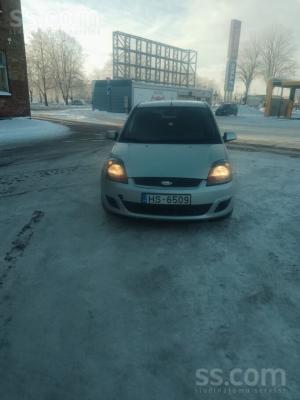 Ford Fiesta 2007 Liepāja, ar dzinēja tilpumu 1.40 L un nobraukumu 296 tūkst. km par 1300 €, foto  vietnē AUTOMOTO.COM.LV