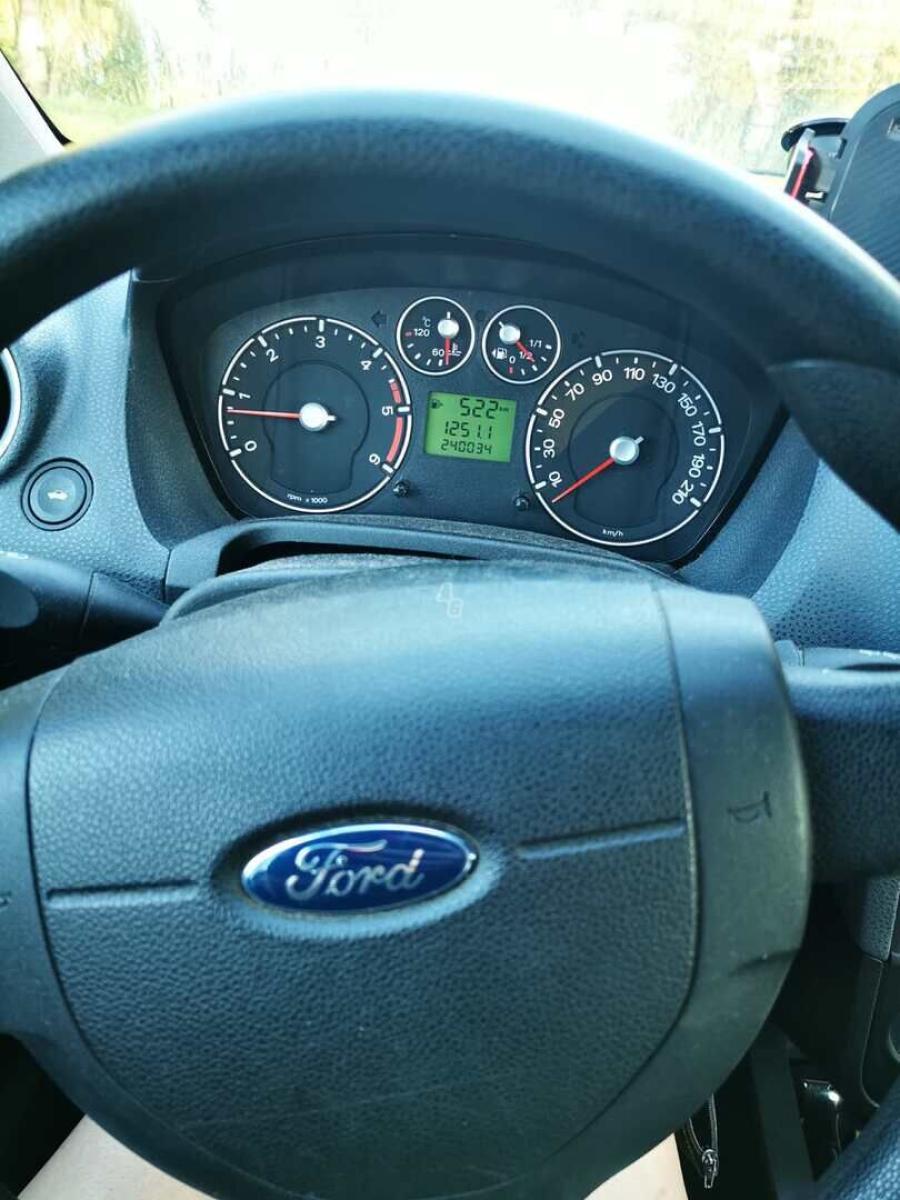 Ford Fiesta 2007 in Vilnius, with an engine capacity of 1.40 L and mileage of 240 thousand km for 1100 €, photo 5 on AUTOMOTO.COM.LV