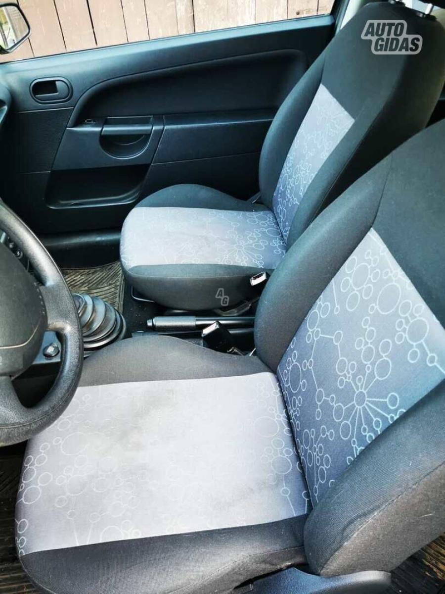 Ford Fiesta 2007 in Vilnius, with an engine capacity of 1.40 L and mileage of 240 thousand km for 1100 €, photo 6 on AUTOMOTO.COM.LV