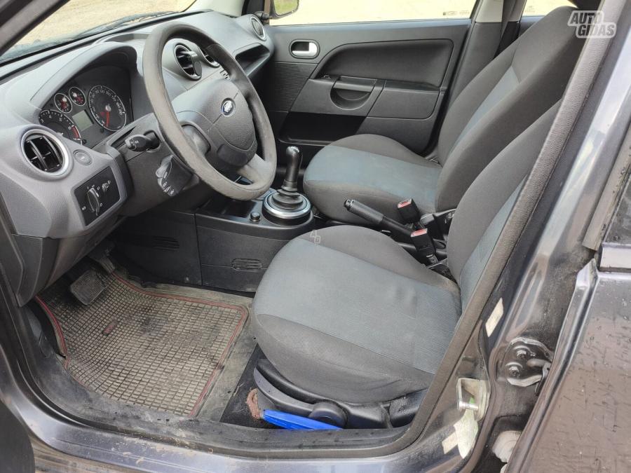 Ford Fiesta 2007 Viļņa, ar dzinēja tilpumu 1.40 L un nobraukumu 143 tūkst. km par 1100 €, foto 6 vietnē AUTOMOTO.COM.LV
