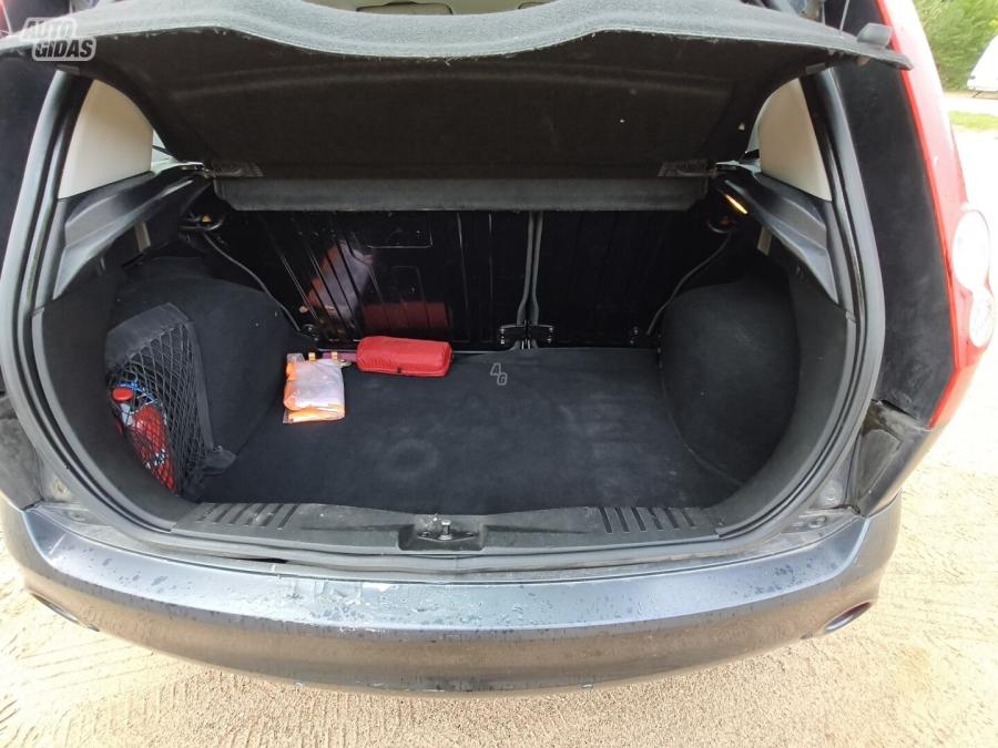 Ford Fiesta 2007 Viļņa, ar dzinēja tilpumu 1.40 L un nobraukumu 143 tūkst. km par 1100 €, foto 15 vietnē AUTOMOTO.COM.LV