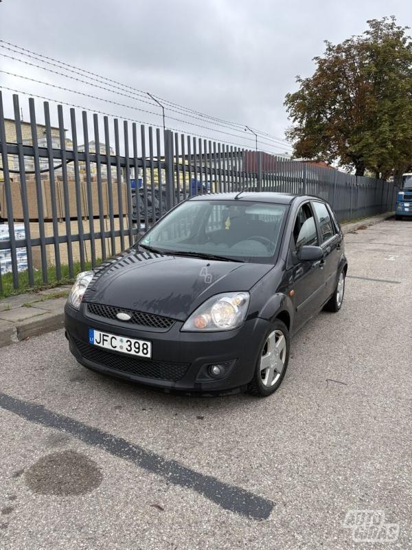 Ford Fiesta 2007 Kauņa, ar dzinēja tilpumu 1.60 L un nobraukumu 300 tūkst. km par 650 €, foto 1 vietnē AUTOMOTO.COM.LV