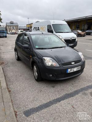 Ford Fiesta 2007 in Kaunas, with an engine capacity of 1.60 L and mileage of 300 thousand km for 650 €, photo 3 on AUTOMOTO.COM.LV