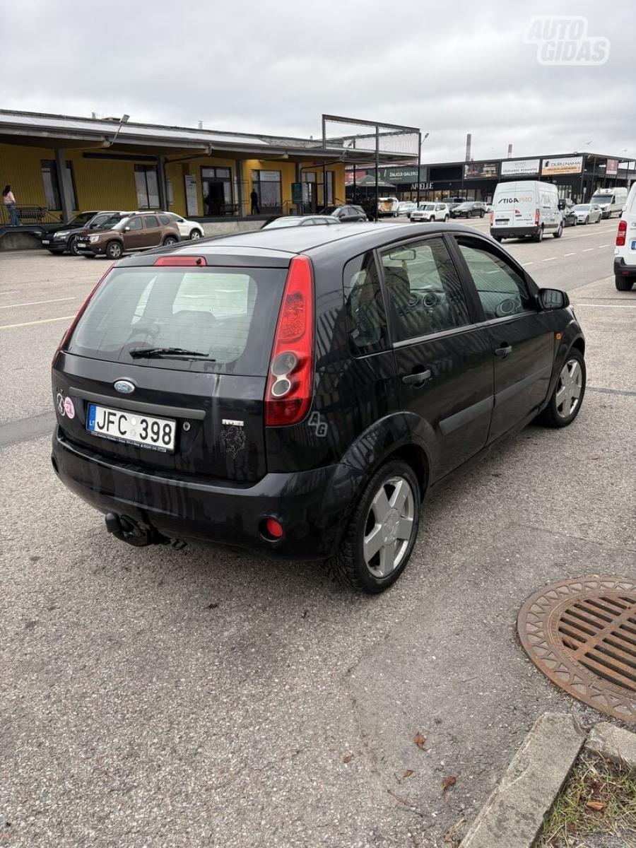 Ford Fiesta 2007 in Kaunas, with an engine capacity of 1.60 L and mileage of 300 thousand km for 650 €, photo 4 on AUTOMOTO.COM.LV