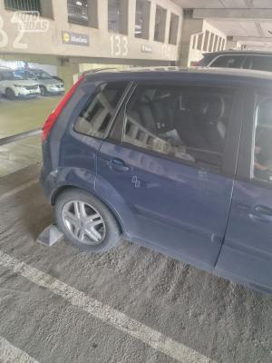 Ford Fiesta 2007 Viļņa, ar dzinēja tilpumu 1.20 L un nobraukumu 210 tūkst. km par 400 €, foto 7 vietnē AUTOMOTO.COM.LV