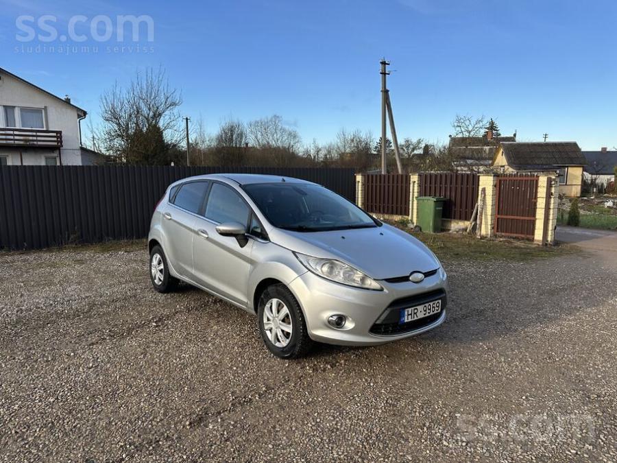 Ford Fiesta 2009 in Rezekne, with an engine capacity of 1.60 L and mileage of 218 thousand km for 1750 €, photo 1 on AUTOMOTO.COM.LV