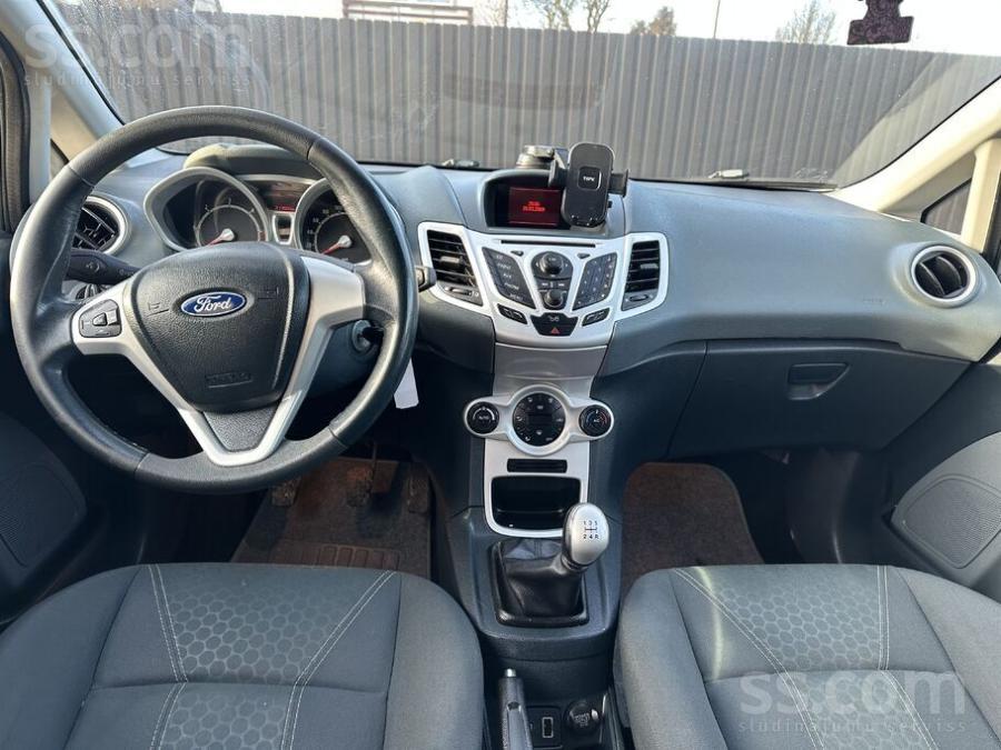 Ford Fiesta 2009 in Rezekne, with an engine capacity of 1.60 L and mileage of 218 thousand km for 1750 €, photo 7 on AUTOMOTO.COM.LV
