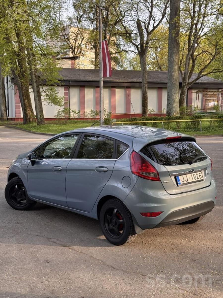 Ford Fiesta 2009 Rīga, ar dzinēja tilpumu 1.40 L un nobraukumu 310 tūkst. km par 1850 €, foto 4 vietnē AUTOMOTO.COM.LV