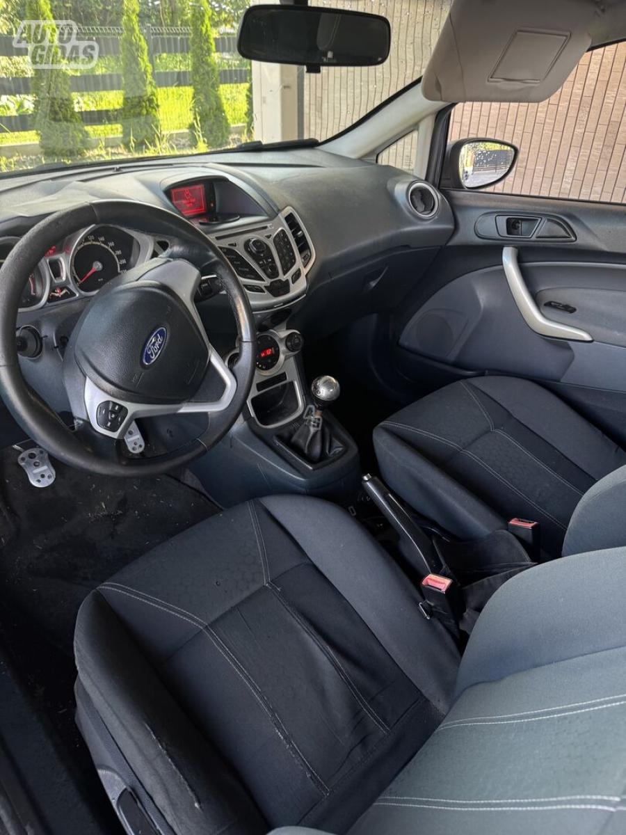 Ford Fiesta 2009 Kauņa, ar dzinēja tilpumu 1.40 L un nobraukumu 250 tūkst. km par 1000 €, foto 4 vietnē AUTOMOTO.COM.LV