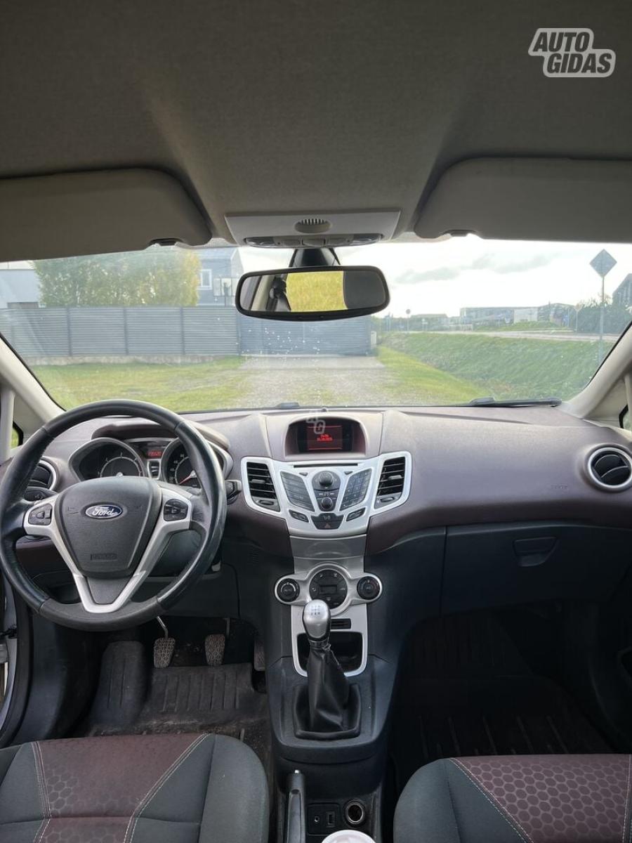 Ford Fiesta 2009 in Vilnius, with an engine capacity of 1.60 L and mileage of 236 thousand km for 1500 €, photo 9 on AUTOMOTO.COM.LV