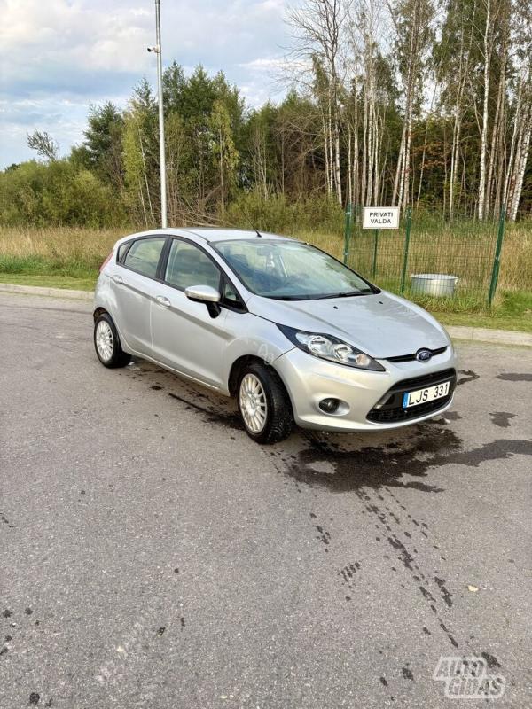 Ford Fiesta 2010 Utena, ar dzinēja tilpumu 1.40 L un nobraukumu 2400 tūkst. km par 1600 €, foto 1 vietnē AUTOMOTO.COM.LV