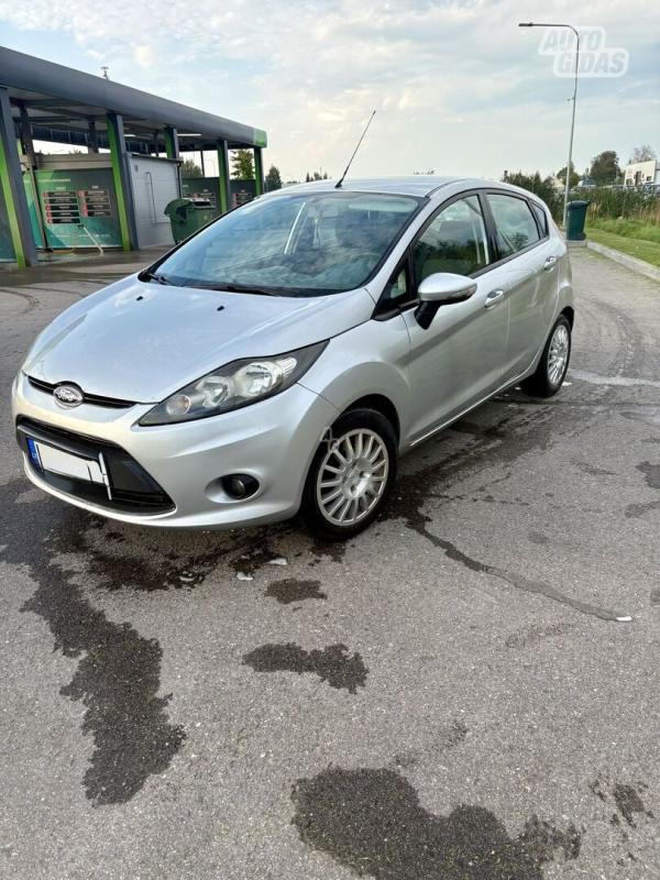 Ford Fiesta 2010 Utena, ar dzinēja tilpumu 1.40 L un nobraukumu 2400 tūkst. km par 1600 €, foto 5 vietnē AUTOMOTO.COM.LV