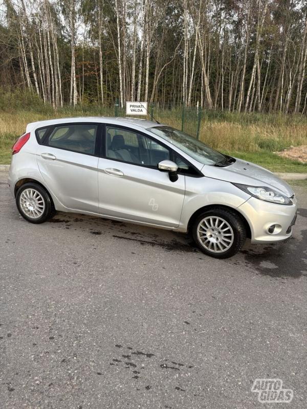 Ford Fiesta 2010 in Utena, with an engine capacity of 1.40 L and mileage of 2400 thousand km for 1600 €, photo 7 on AUTOMOTO.COM.LV