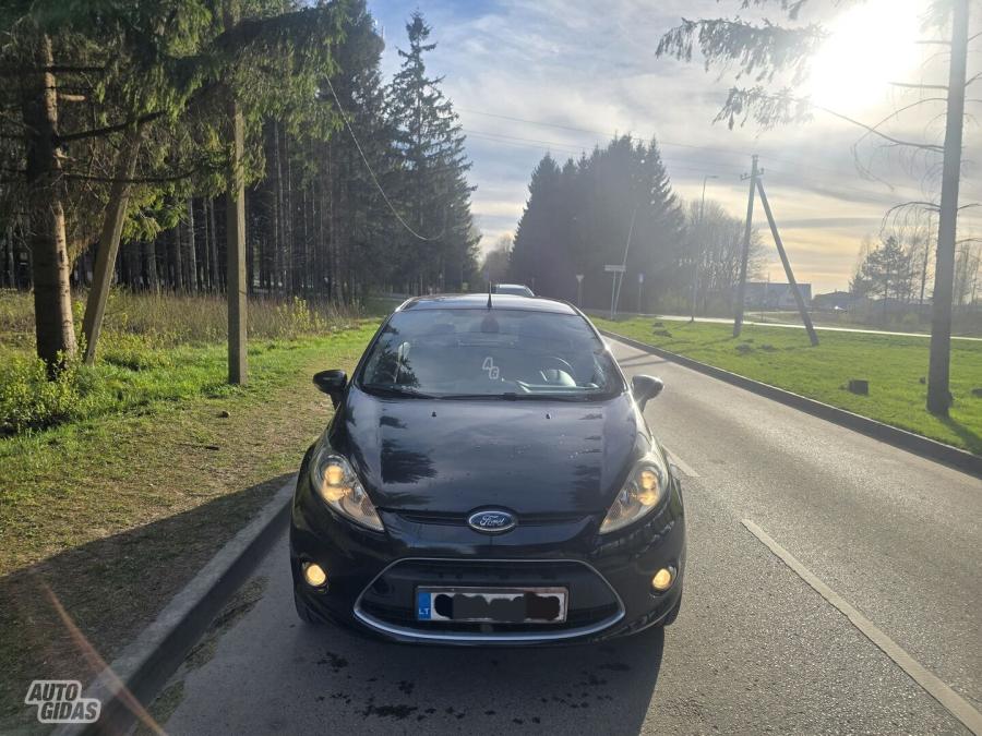 Ford Fiesta 2010 in Klaipeda, with an engine capacity of 1.40 L and mileage of 185 thousand km for 2685 €, photo 1 on AUTOMOTO.COM.LV