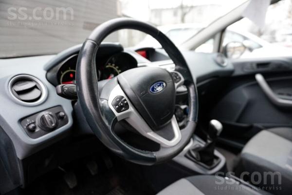 Ford Fiesta 2010 in Riga, with an engine capacity of 1.60 L and mileage of 283 thousand km for 3990 €, photo 5 on AUTOMOTO.COM.LV