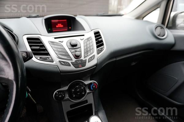 Ford Fiesta 2010 in Riga, with an engine capacity of 1.60 L and mileage of 283 thousand km for 3990 €, photo 6 on AUTOMOTO.COM.LV