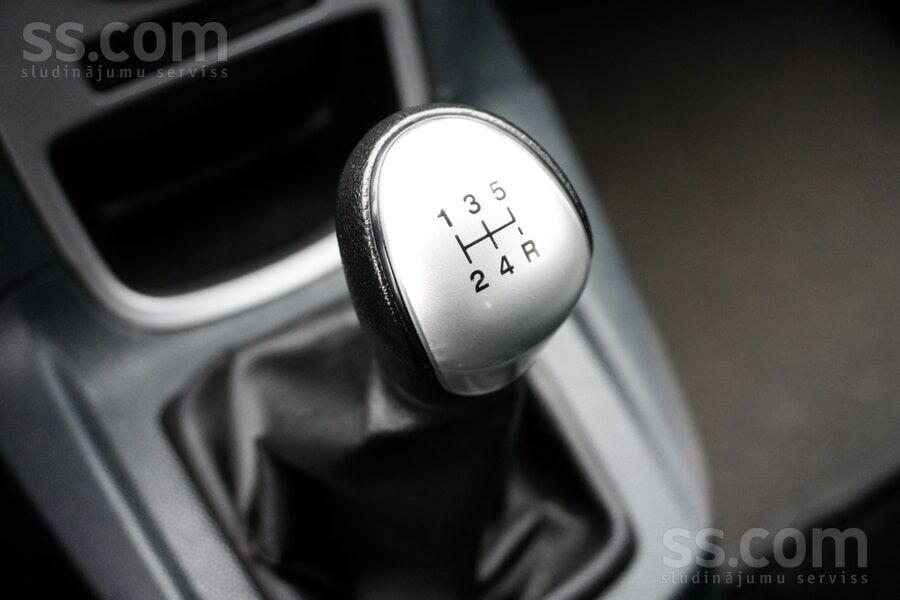 Ford Fiesta 2010 in Riga, with an engine capacity of 1.60 L and mileage of 283 thousand km for 3990 €, photo 9 on AUTOMOTO.COM.LV