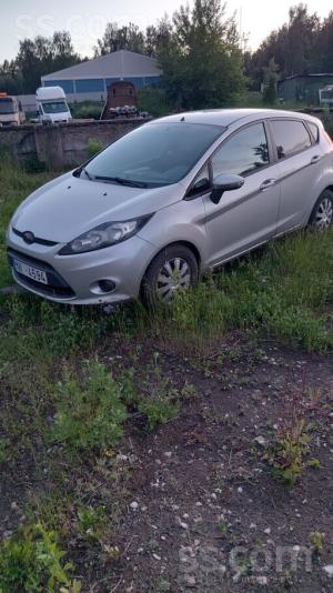 Ford Fiesta 2010 Rīga, ar dzinēja tilpumu 1.40 L un nobraukumu 161 tūkst. km par 2300 €, foto  vietnē AUTOMOTO.COM.LV