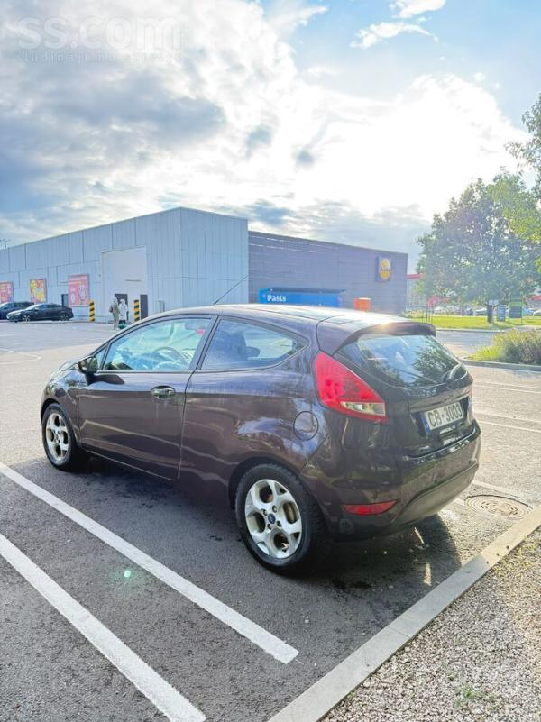 Ford Fiesta 2010 Rīga, ar dzinēja tilpumu 1.60 L un nobraukumu 230 tūkst. km par 3800 €, foto 3 vietnē AUTOMOTO.COM.LV