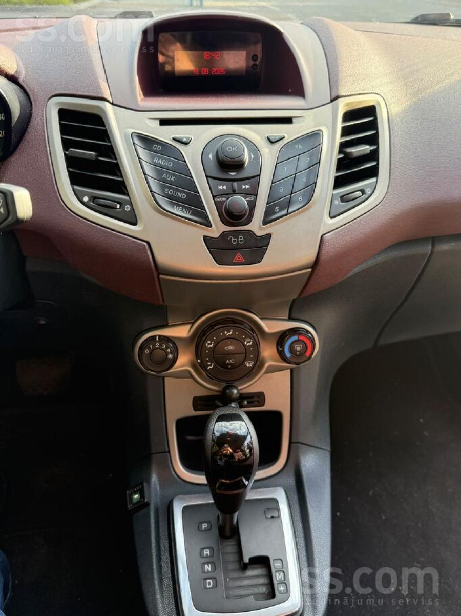 Ford Fiesta 2010 in Riga, with an engine capacity of 1.60 L and mileage of 230 thousand km for 3800 €, photo 9 on AUTOMOTO.COM.LV