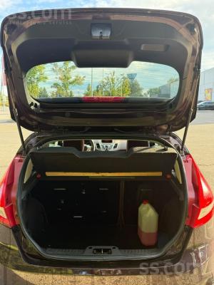 Ford Fiesta 2010 in Riga, with an engine capacity of 1.60 L and mileage of 230 thousand km for 3800 €, photo 11 on AUTOMOTO.COM.LV