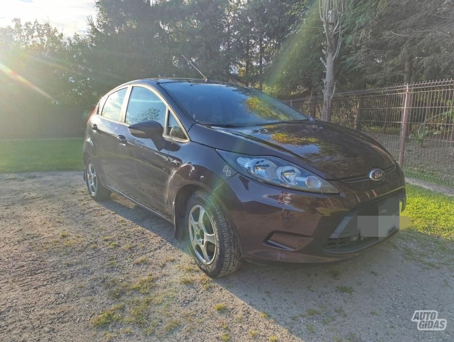 Ford Fiesta 2010 in Vilnius, with an engine capacity of 1.60 L and mileage of 279 thousand km for 1950 €, photo 3 on AUTOMOTO.COM.LV